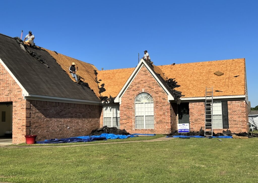 10 Essential Tips to Know How to Keep the Roof in Top Shape - Fences ...